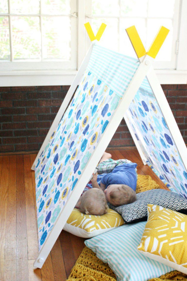DIY Kids Play Tent | DIY Craft Projects | The Pretty Life Girls
