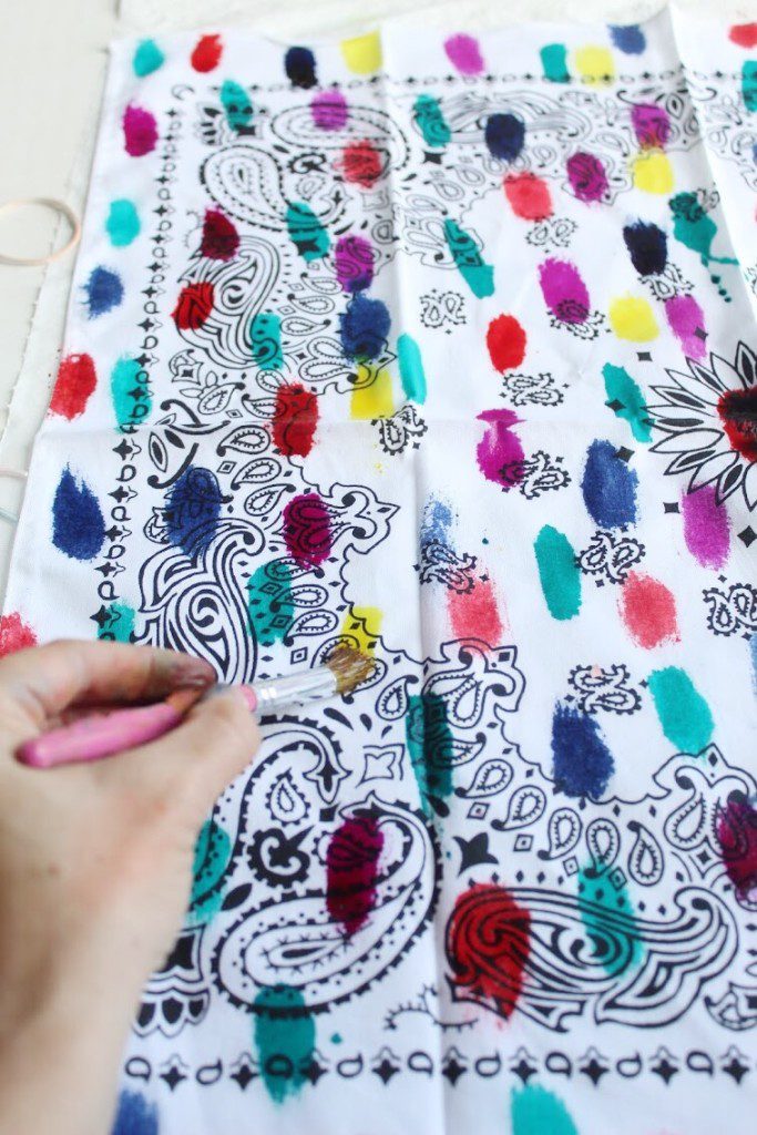 5 DIY Tie Dye Bandanas, 5 Ways! | The Pretty Life Girls