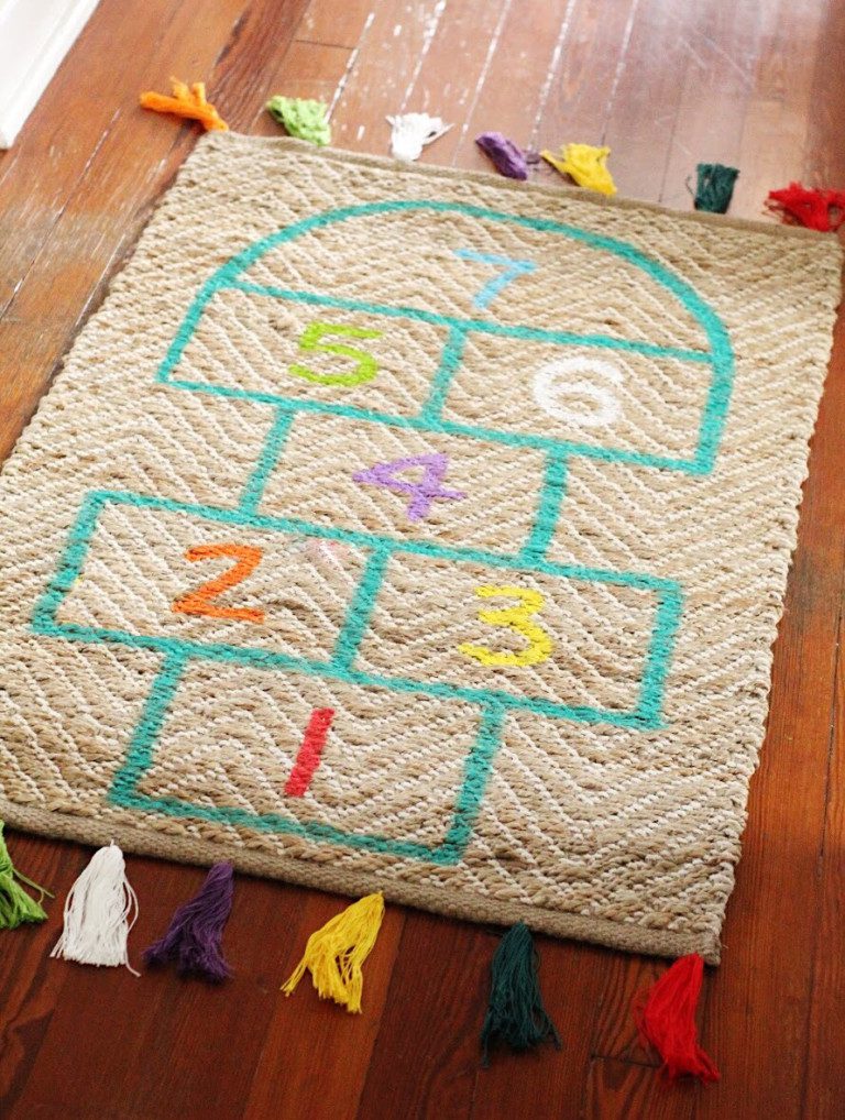 DIY Reversible Play Rug | The Pretty Life Girls