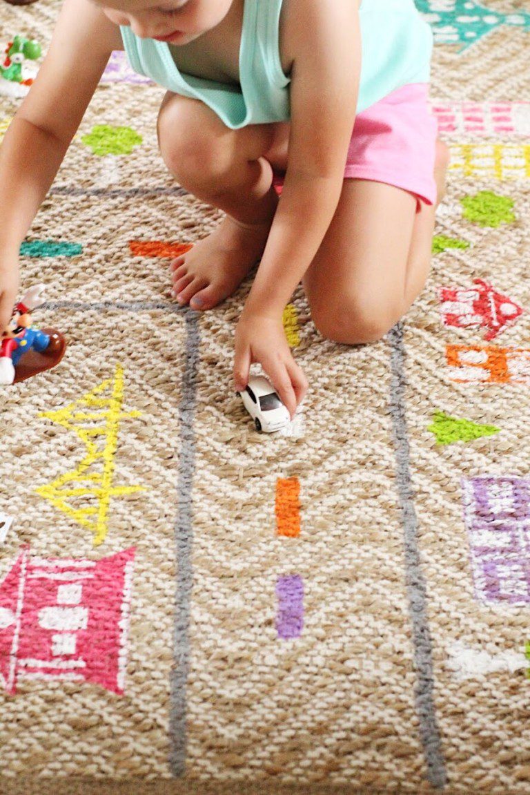 DIY Reversible Play Rug | The Pretty Life Girls