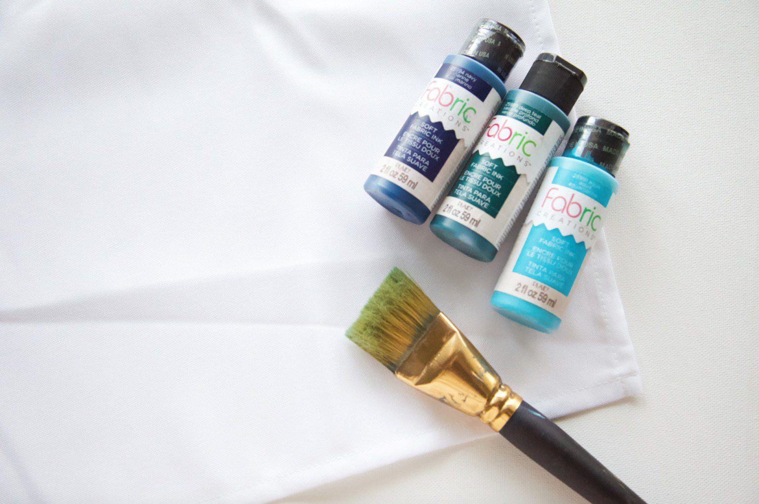 DIY Ombre Dyed Napkins + Bonus Tassel Napkin Rings Tutorial | The ...