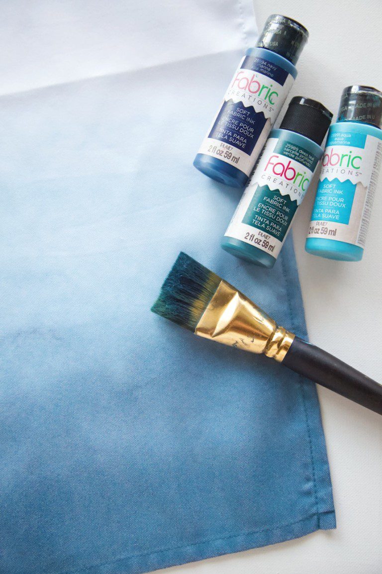 DIY Ombre Dyed Napkins + Bonus Tassel Napkin Rings Tutorial | The ...