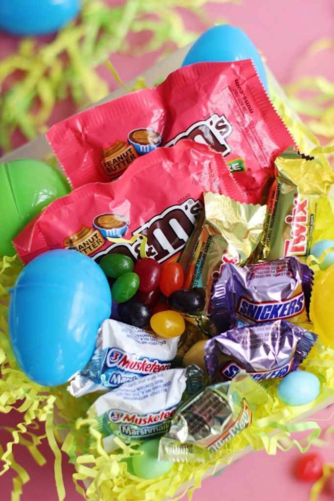 DIY Graphic Monogrammed Easter Baskets | The Pretty Life Girls