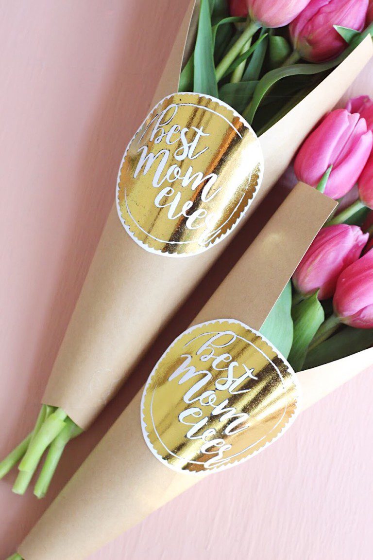 Mother's Day Flower Bouquet + Printable! | The Pretty Life Girls
