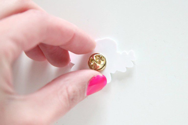 Gold Foiled Mother's Day Flower Pins with Free Printable Card | The ...