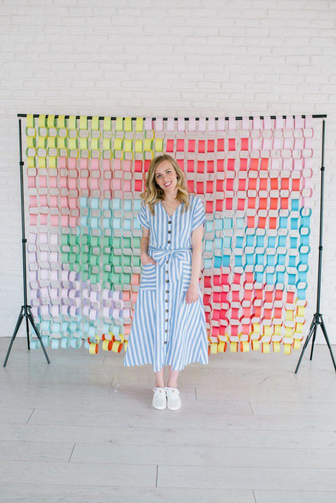 DIY Paper Chain Backdrop | The Pretty Life Girls