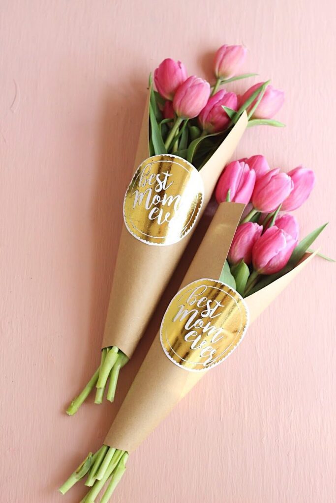 Mother's Day Flower Bouquet + Printable! | The Pretty Life Girls
