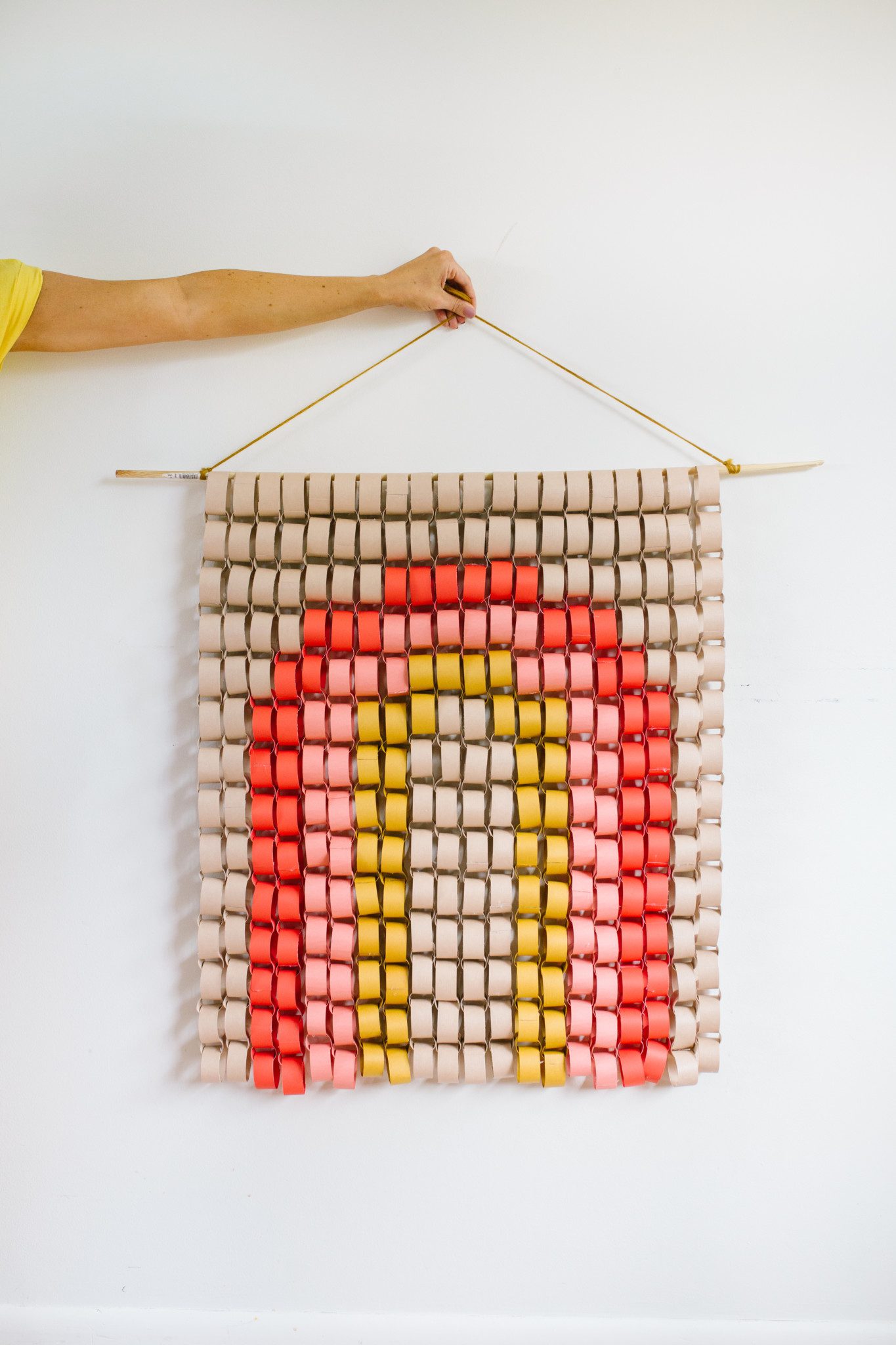 DIY Paper Chain Rainbow Wall Hanging | The Pretty Life Girls