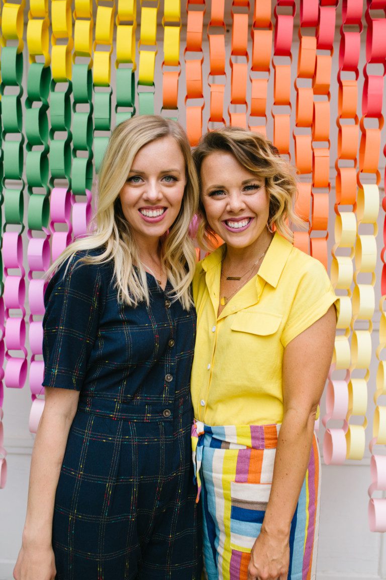 DIY Basket Weave Paper Chain Backdrop Tutorial! | The Pretty Life Girls