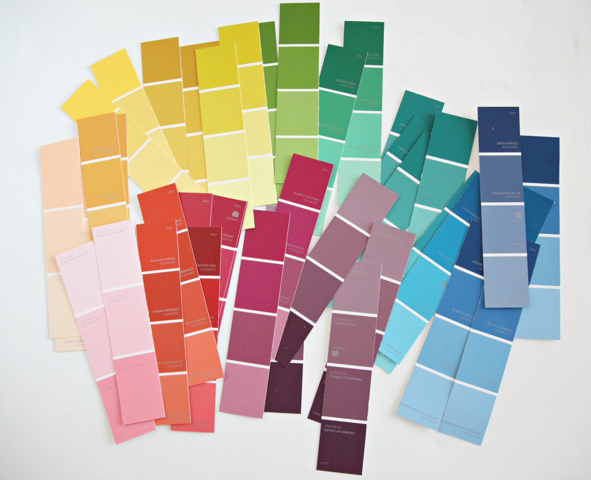 How to make a DIY Paint Chip Paper Chain Garland | The Pretty Life Girls