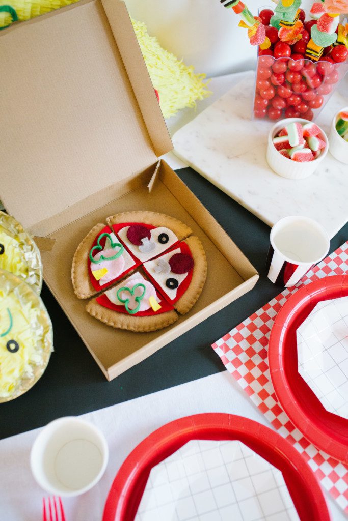 Best Pizza Party Ideas for the Most Epic Pizza Party Ever! | The Pretty ...
