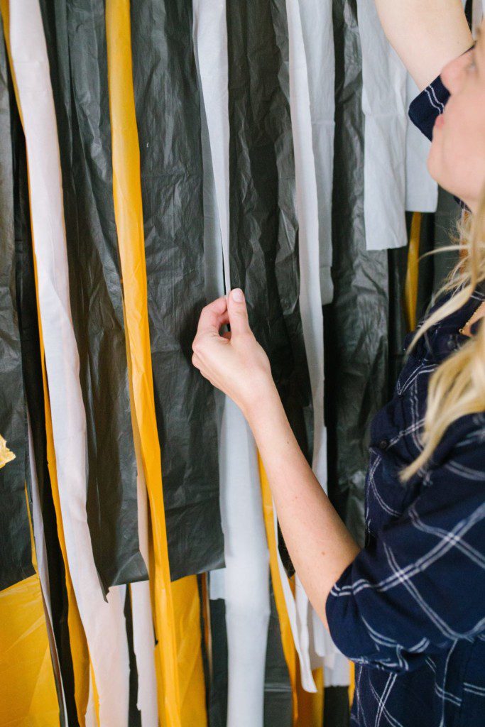 Cheap DIY Halloween Photo Backdrop with Tablecloths | The Pretty Life Girls