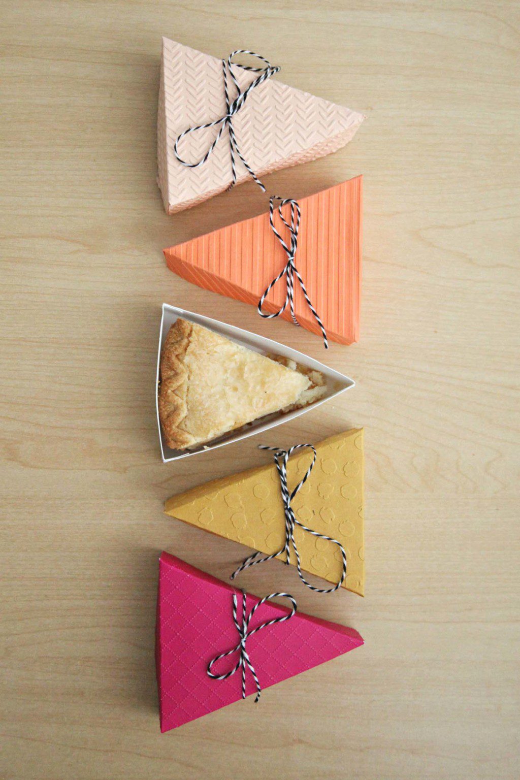 DIY Embossed Pie Slice Boxes | The Pretty Life Girls