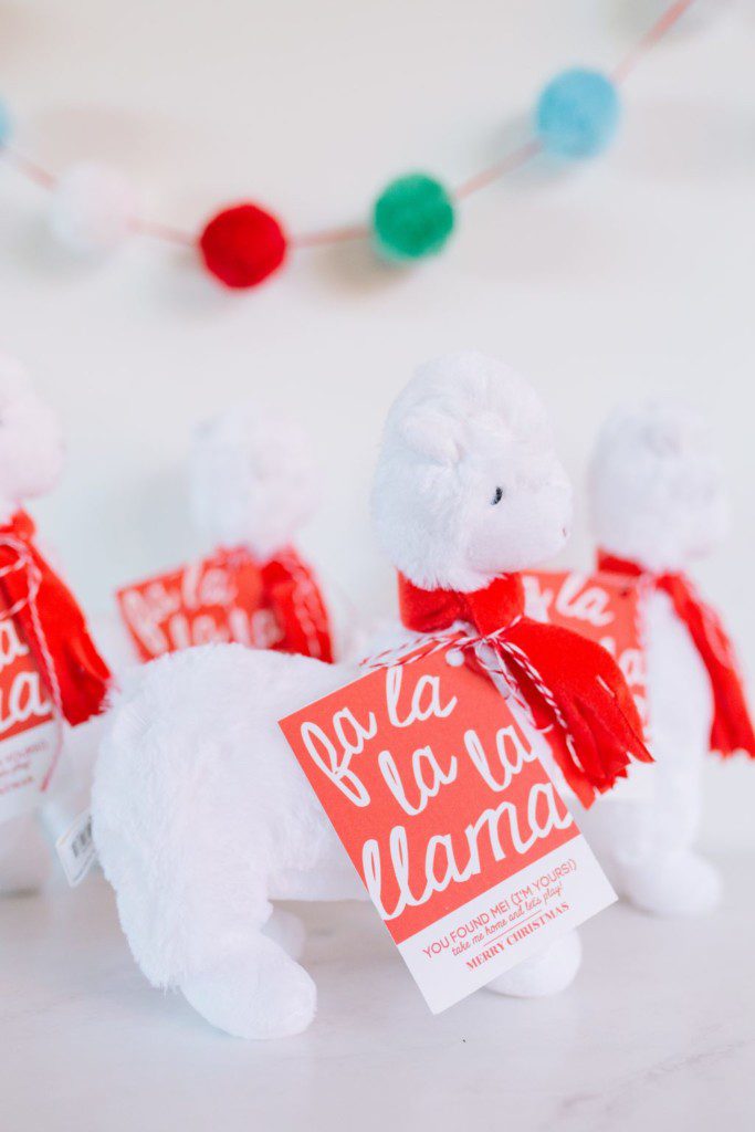 A Fun Holiday Gift Idea: Stuffed Llama with a FREE Printable Tag | The ...