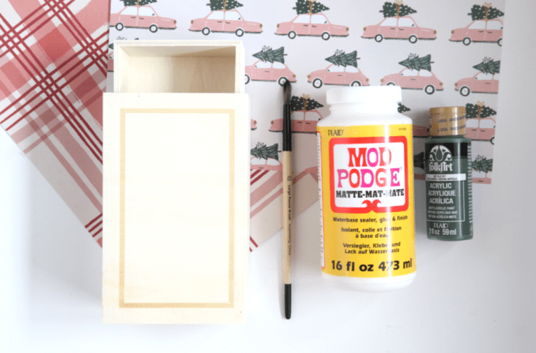 How to Make a DIY Gift Card Box for Holiday Gifts | The Pretty Life Girls