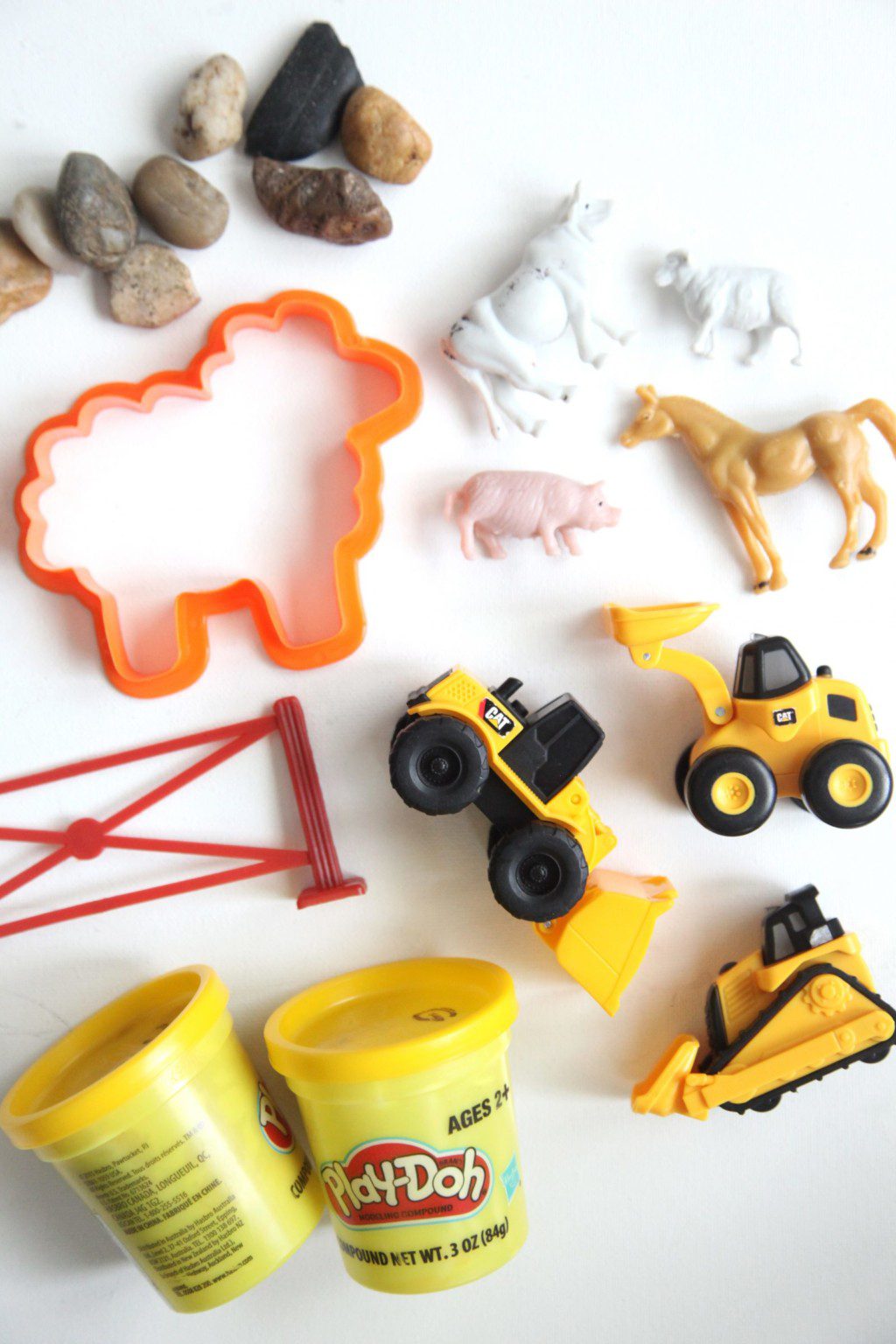 Our Favorite Themed Play Doh Kits | The Pretty Life Girls
