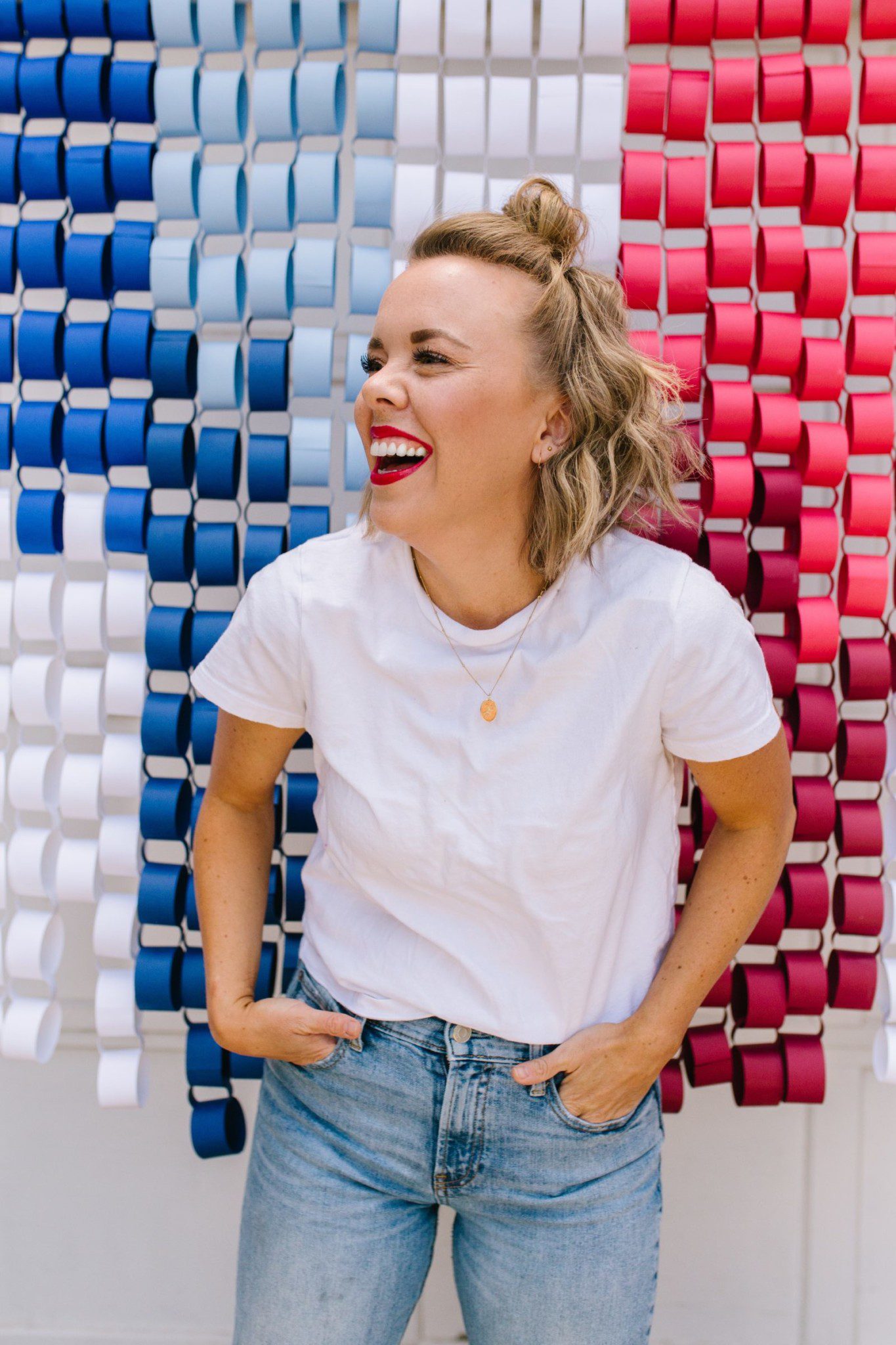 Summer Crafts: Patriotic Paper Chain Backdrop | The Pretty Life Girls