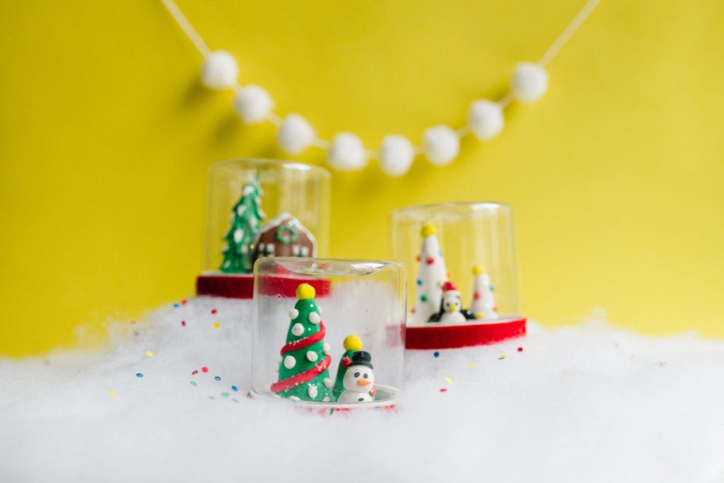 Kids Christmas Crafts: Model Magic DIY Snow Globe | The Pretty Life Girls