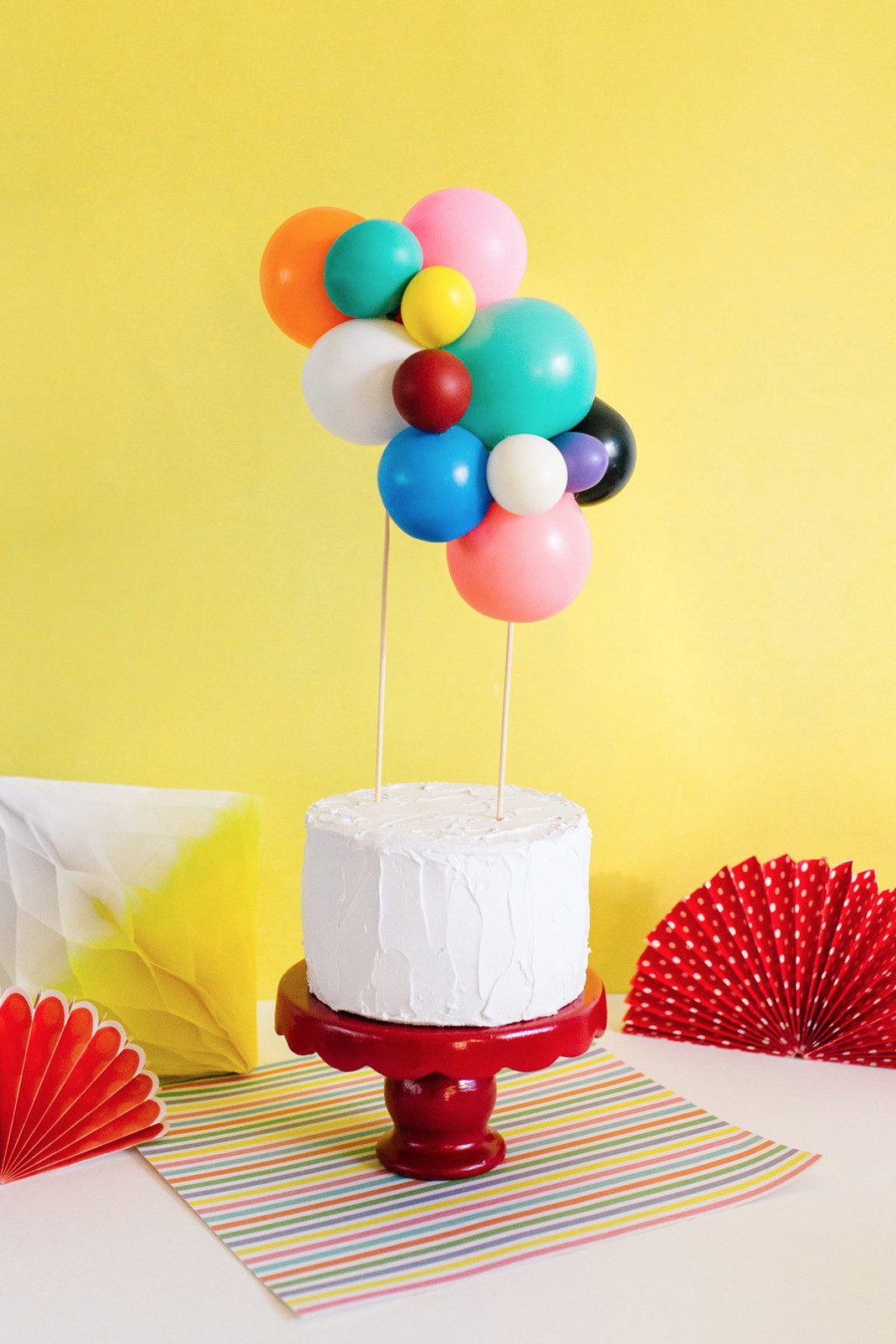 How to Make a Mini Balloon Cake Topper | The Pretty Life Girls
