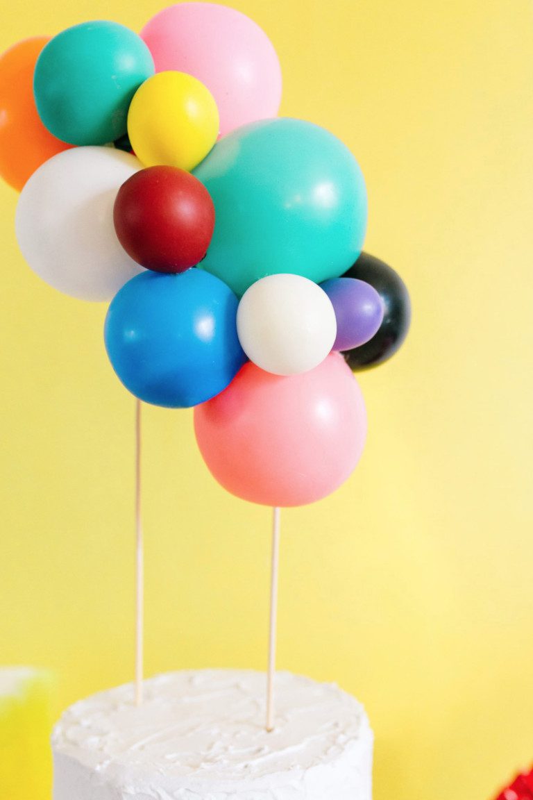 How to Make a Mini Balloon Cake Topper | The Pretty Life Girls