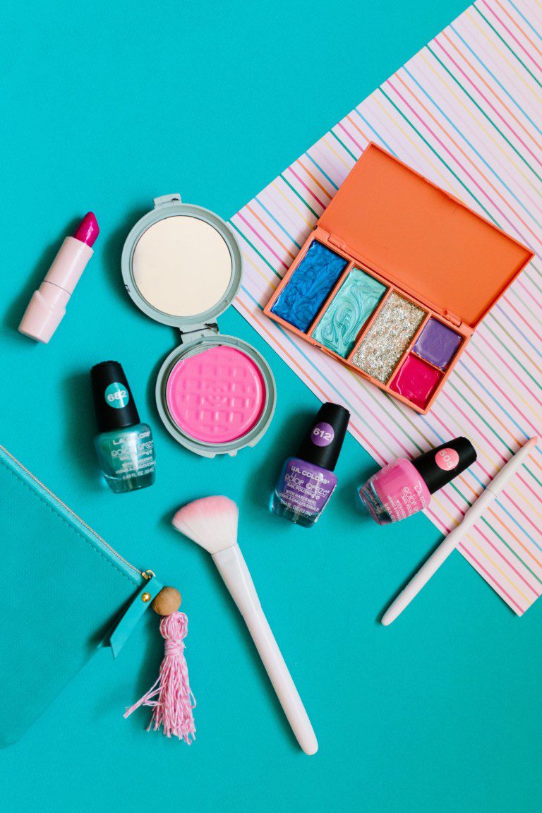 How to Make an Easy Play Makeup Set | The Pretty Life Girls