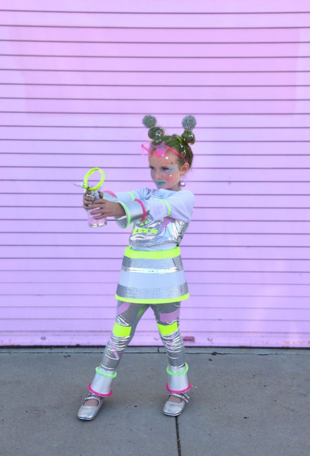 How To Make An Alien Costume | The Pretty Life Girls