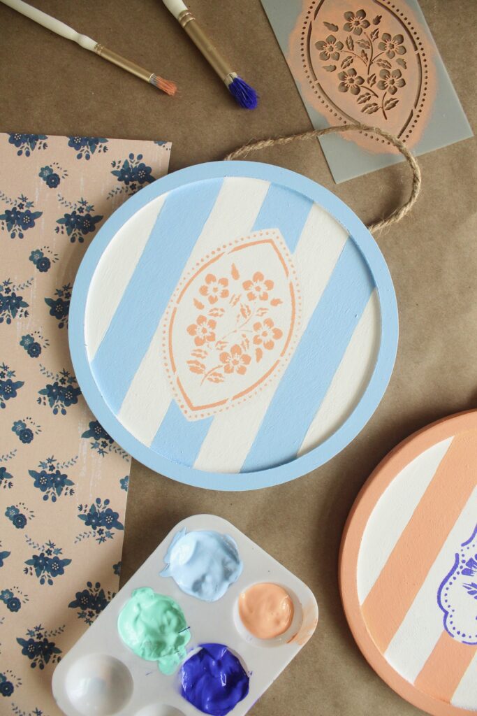 How to Make Easy Stencil Art | The Pretty Life Girls